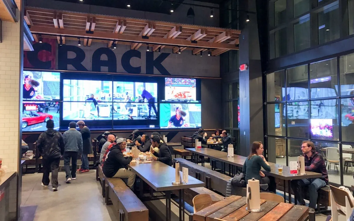 The Crack Shack: Fried chicken sandwiches on Las Vegas Strip